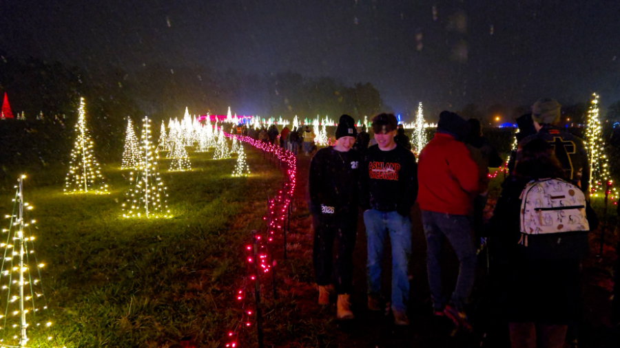 Ashland's Candy Cane Trail opens to the public for third year, 'bigger ...