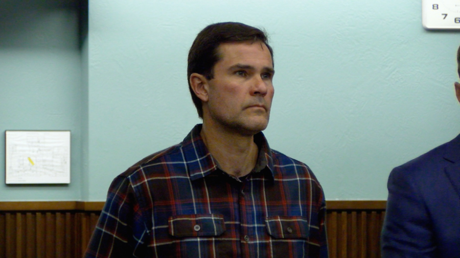 Mayor of Butler pleads not guilty to voyeurism charges